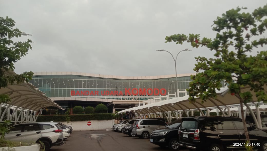 Aktivitas Bandara Komodo Labuan Bajo Normal, Tukang Ojek Berkeliaran – Journal Post